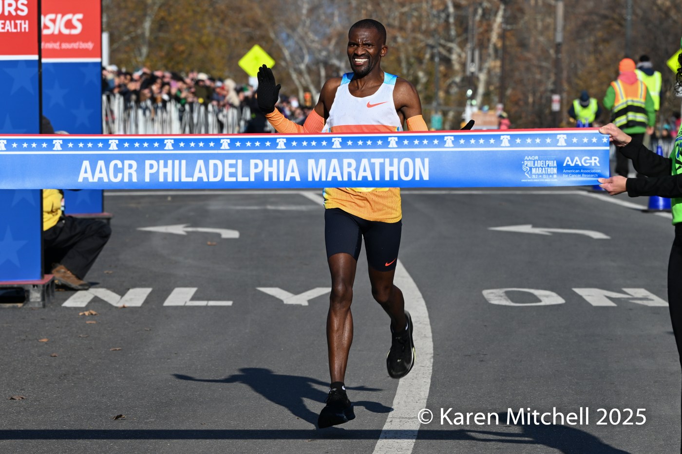 Oeser and Frans triumph at Philadelphia Marathon – Runner's Gazette
